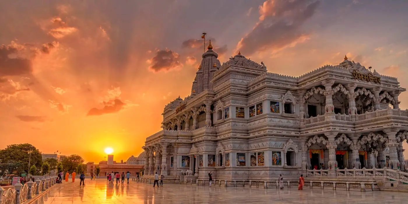 Vrindavan Temple Timings – Complete Darshan & Aarti Schedule